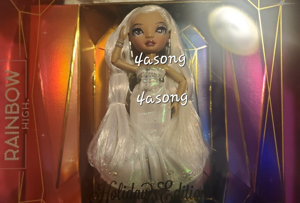 NRFB - New 2022 Holiday Roxie Grande Rainbow High Doll with Iridescent ...
