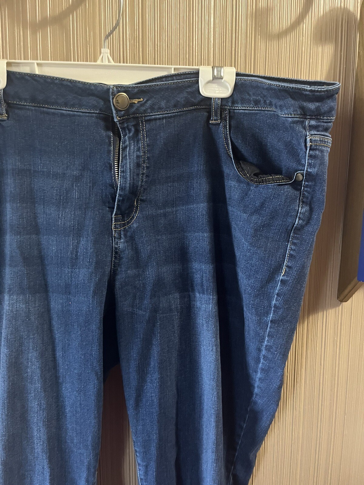 Women’s Plus Size Lane Bryant Mid Rise Super Stretchy Skinny Jeans Size ...