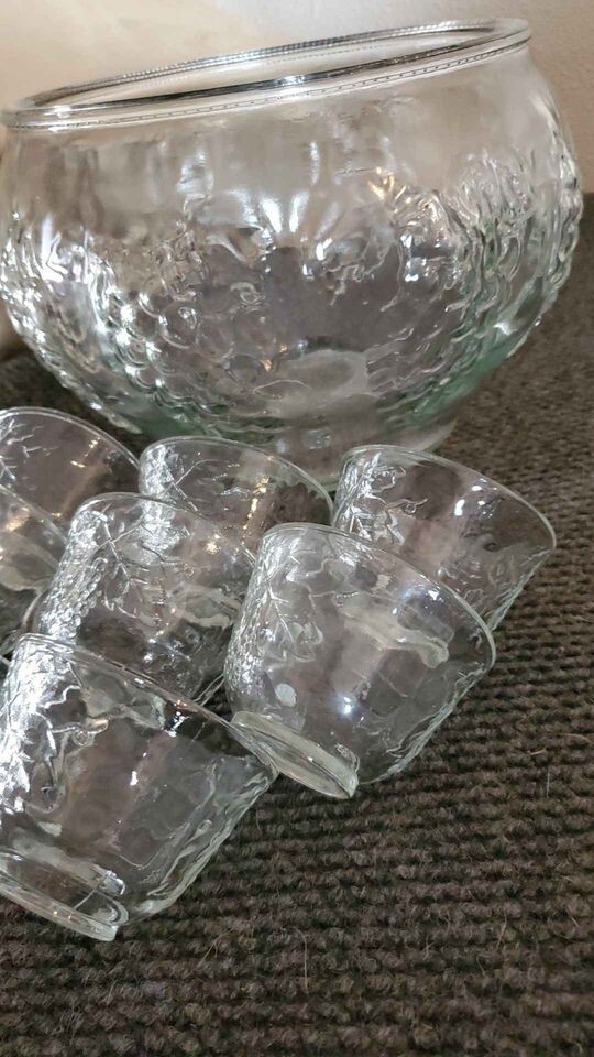 Vintage Punch Bowl w/8 Cups 9.5"at Rim 8"Tall Glass Grape Design | eBay