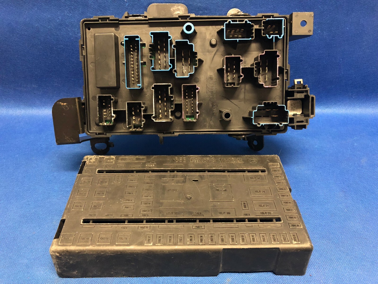 Ford F350 F250 INTERIOR FUSE PANEL JUNCTION BOX RELAY MODULE 2C7T ...