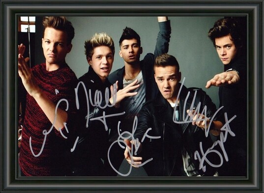 One Direction Signatures Background Harry Styles Signed Autographed