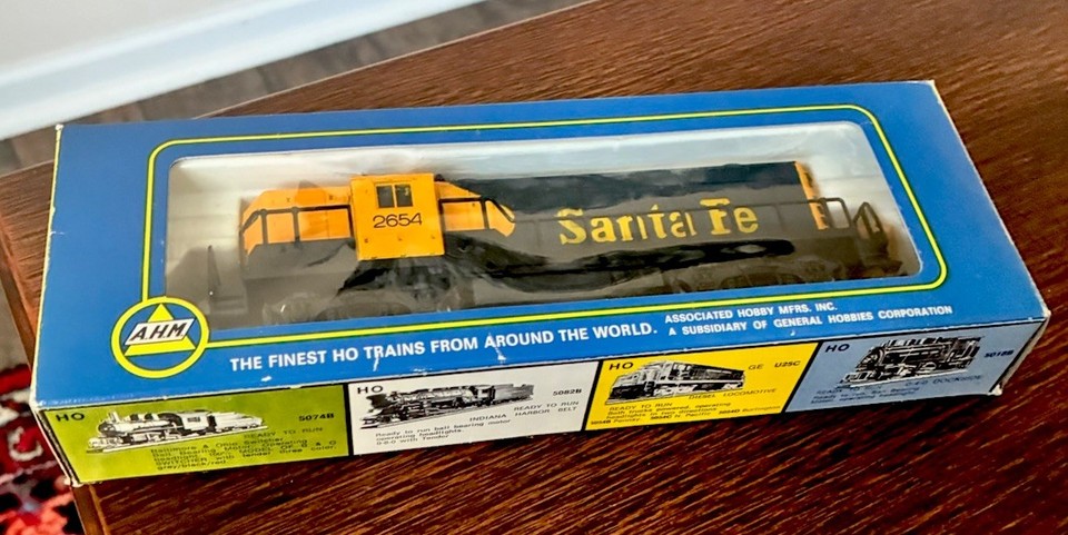 Vintage AHM HO Scale GP9 Diesel Locomotive Santa Fe 2654 CIB ORIGINAL ...