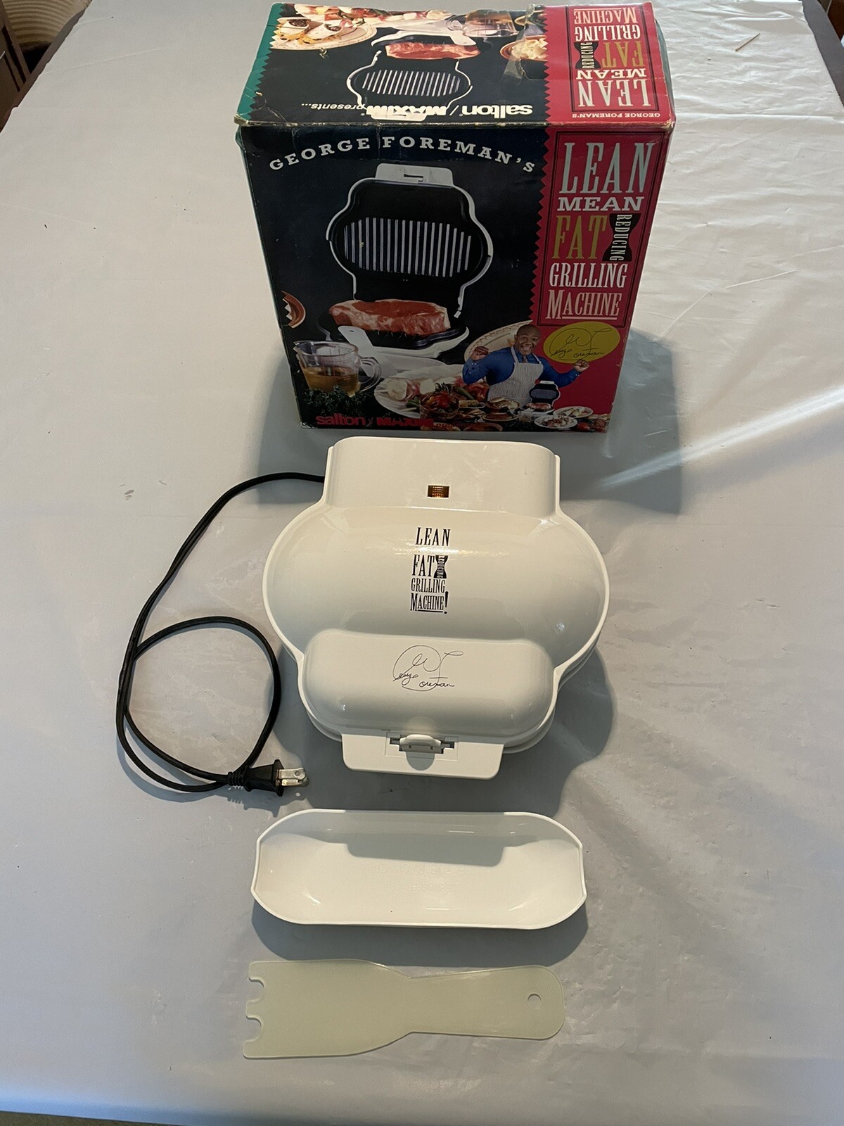 GEORGE FOREMAN LEAN MEAN FAT REDUCING GRILLING MACHINE, MODEL GR-10-WHT ...