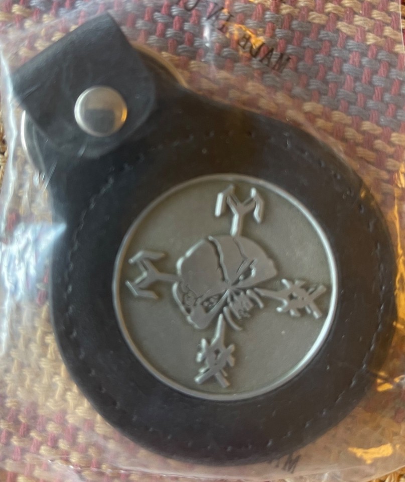 IRON MAIDEN - NEW & Sealed - Final Frontier - Metal & Leather Keychain ...