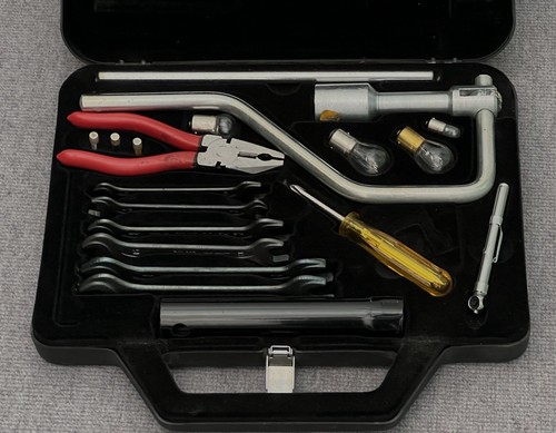 Original Jaguar Daimler Tool Kit In Original Case XJS XJ6 Series 3 ...