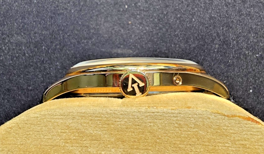 Invicta Day & Date Sub Dials 44mm Gold Tone Case Mens Quartz Watch ...