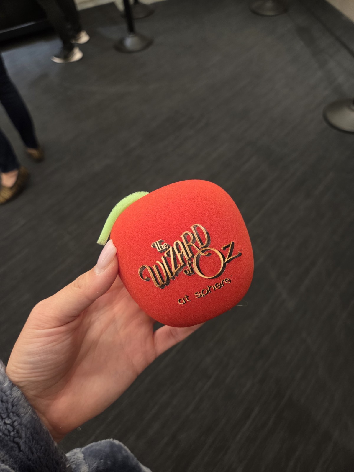 The Wizard of Oz Apple Falling Out of Tree Sphere | eBay
