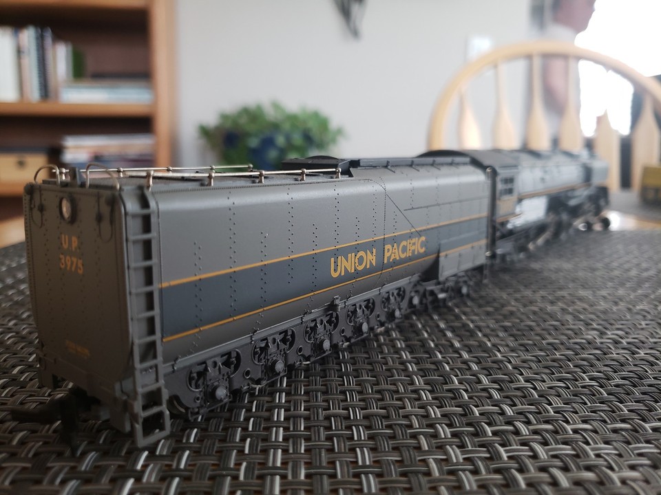 Vintage HO scale AHM/Rivarossi 4-6-6-4 Union Pacific Challenger 3975 ...