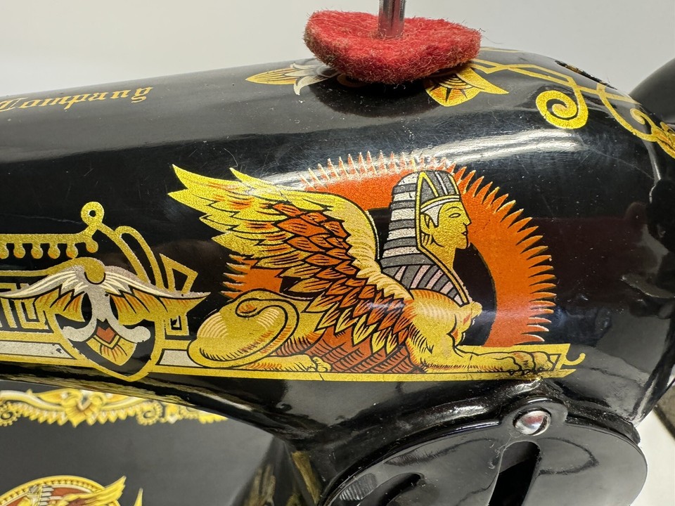 VINTAGE RARE 1973 Singer Sphinx Treadle Sewing Machine Amazing ...