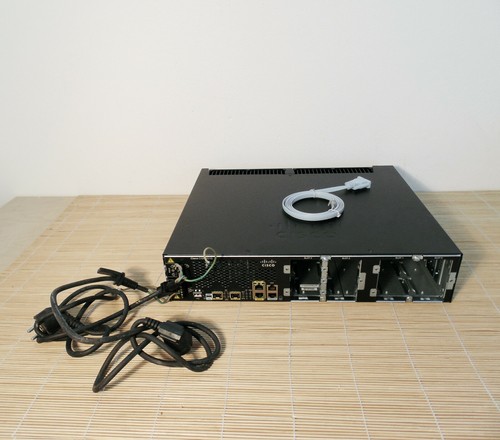 Cisco CGR-2010/K9w/2GE 4 GRWIC Slots 256MB CF 1GB DRAM IPB Dual AC PSU ...