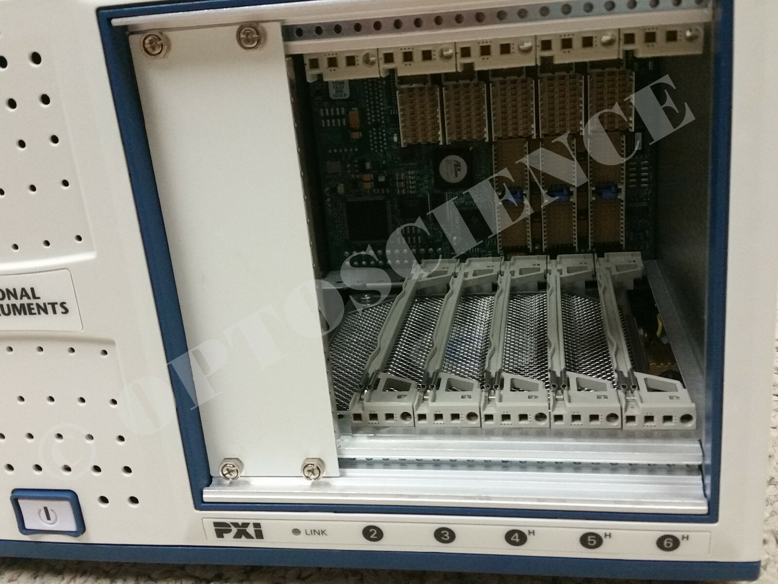 National Instruments NI PXIe-1073 Chassis / 5-Slot PXIe Mainframe w ...