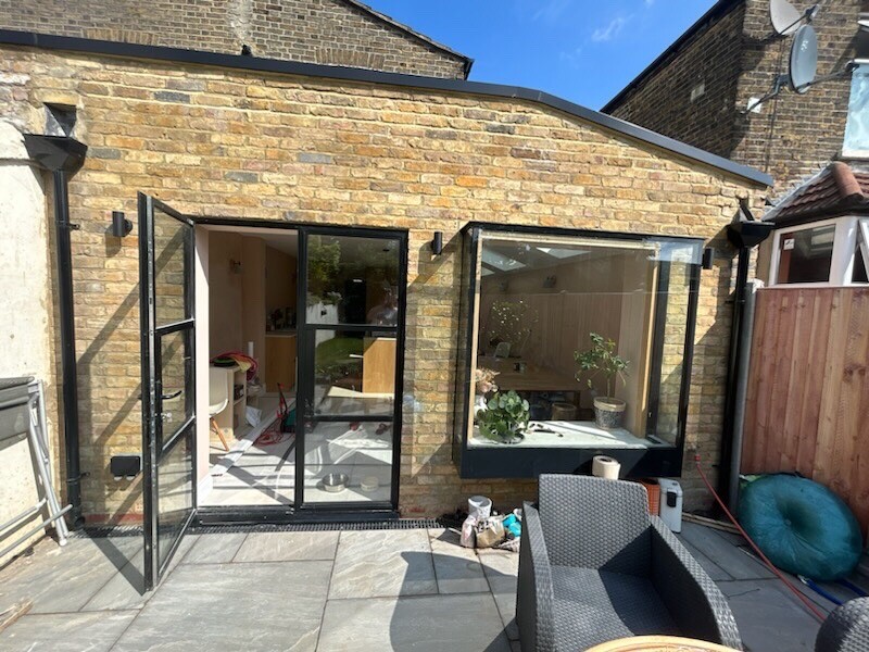 Fully Fitted- Oriel Window | Glass Box Seat | Modern Frameless Glass ...