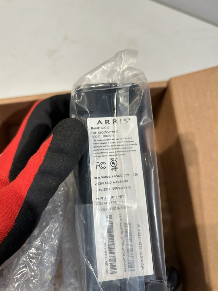 ARRIS SURFboard SBG10, DOCSIS 3.0 16 x 4 Gigabit Cable Modem & AC1600 ...