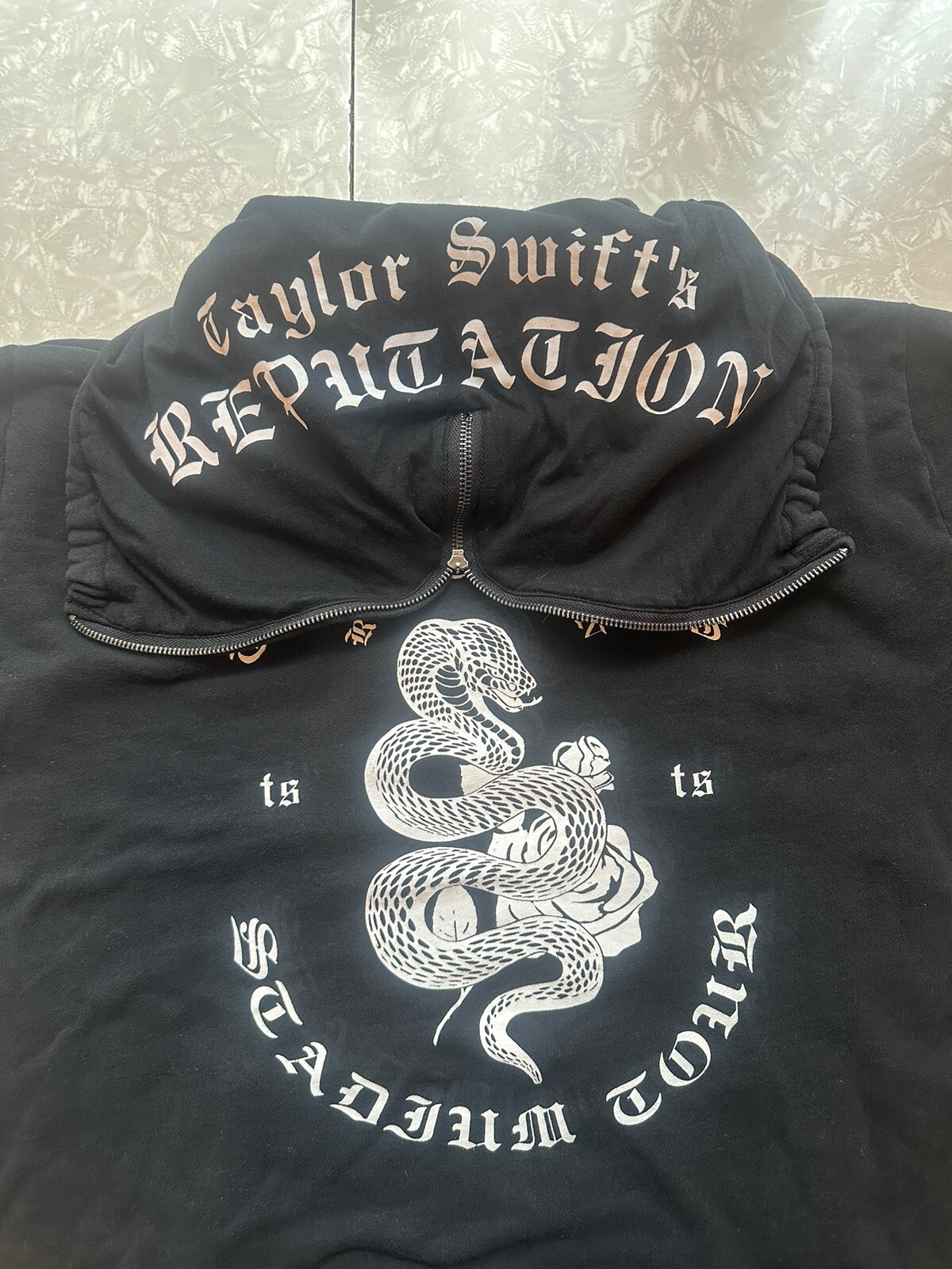 2018 Taylor Swift Reputation Stadium Tour Black Conce… - Gem