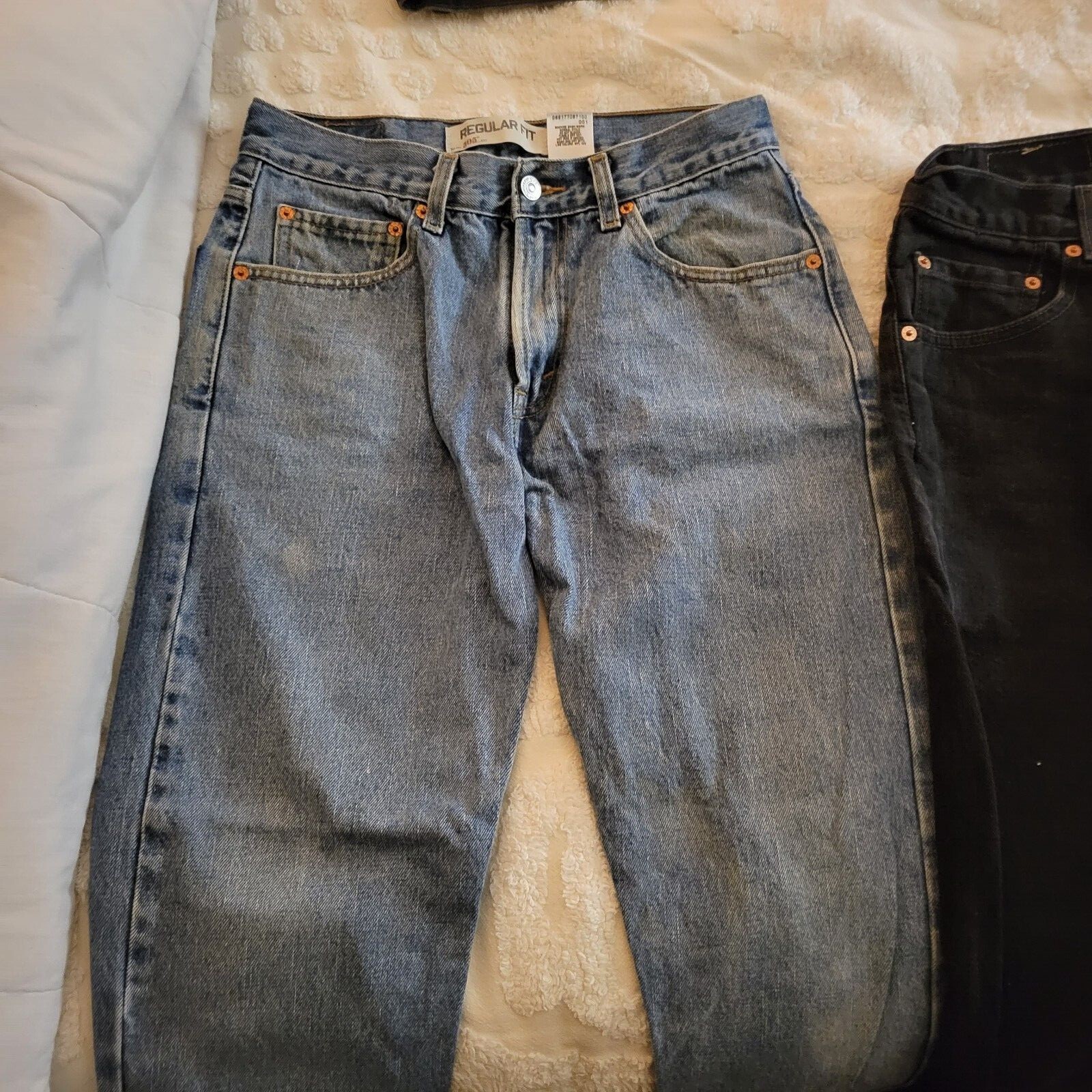 men 29x30 jeans lot Mostly Levis gently used, blue & black. No damage ...