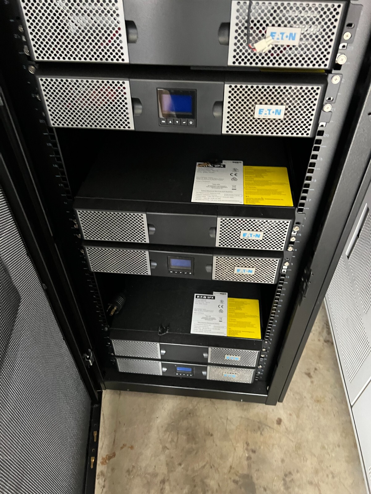 Eaton Rack w/ three 9PX 3000 and three 9PX (EBM) 220 V | eBay