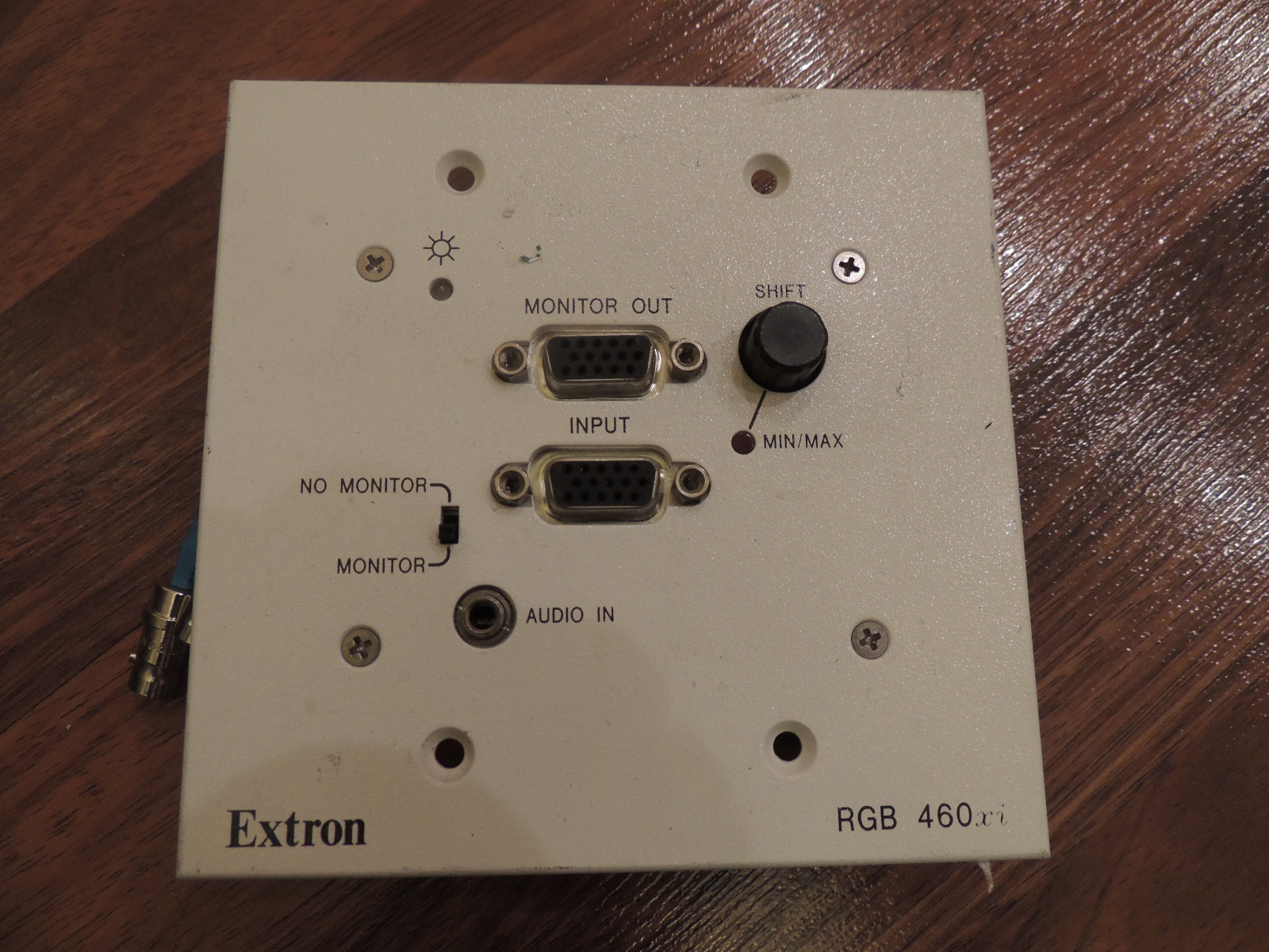 Extron RGB 460xi White Wall-Mountable Analog Computer-Video and Audio ...