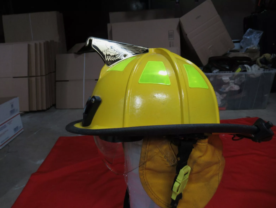 Cairns 1044 C-Trd Fire Helmet YELLOW Defender FLIP DOWN SHIELD ...