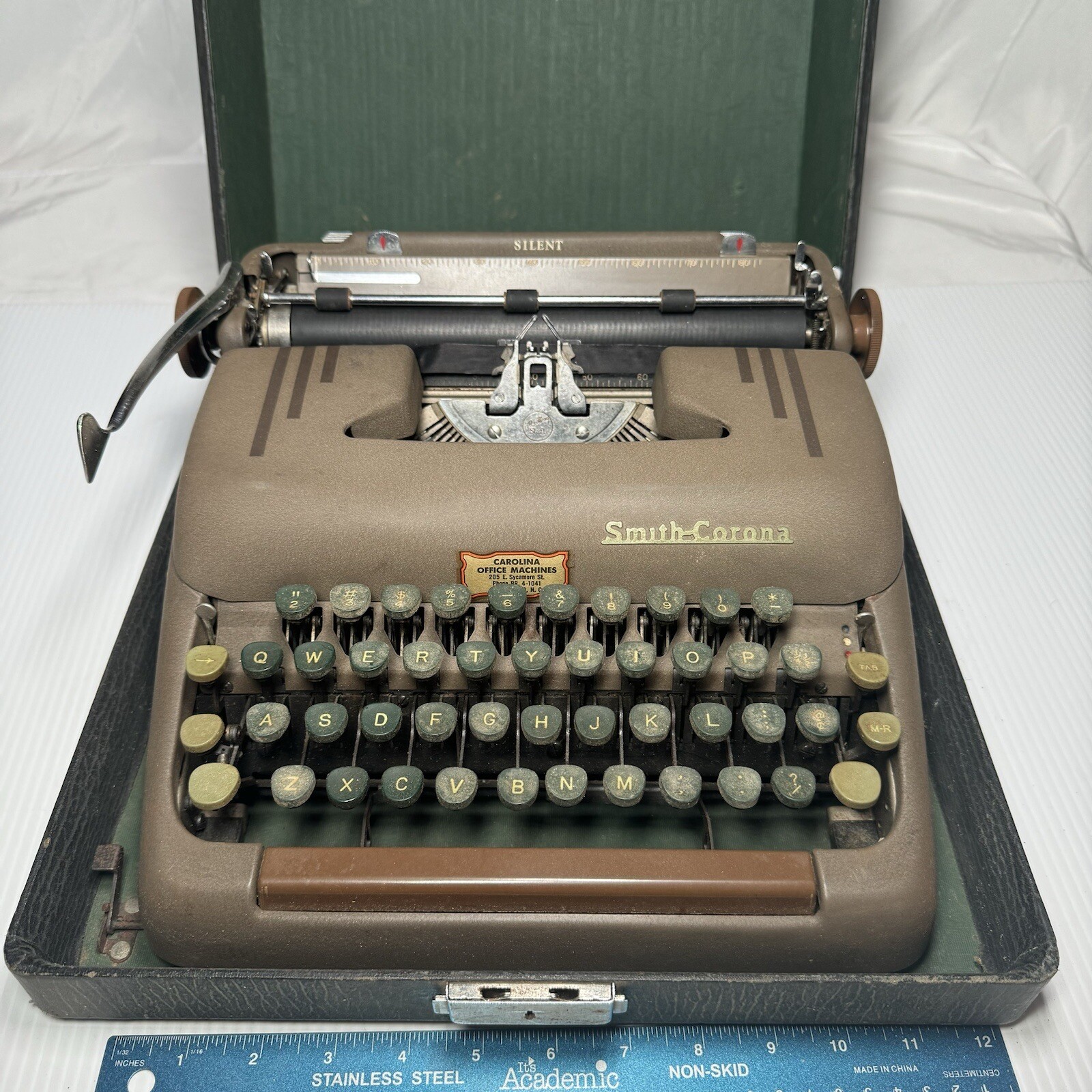 VINTAGE SMITH CORONA STERLING PORTABLE TYPEWRITER WITH HARD CASE ...