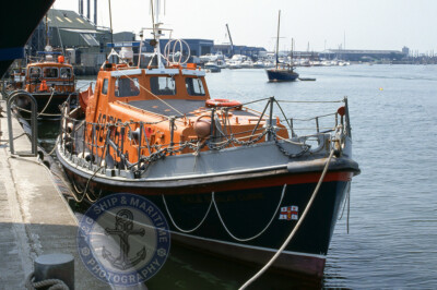 RNLI Solent Class Lifeboat - ON 1021 - DOUGLAS CURRIE 48-016 - 6x4 ...