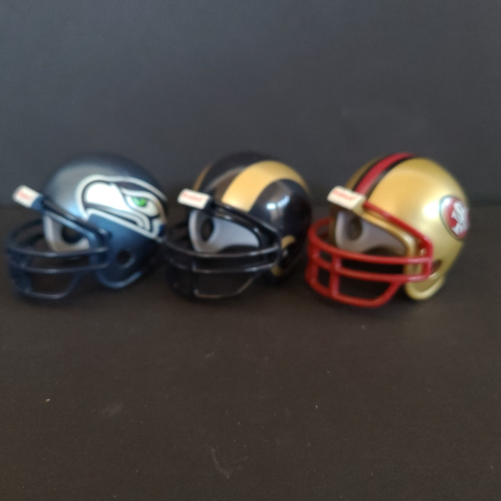NFL Football Pocket Pro mini Helmet - Throwback Traditional Riddell ...