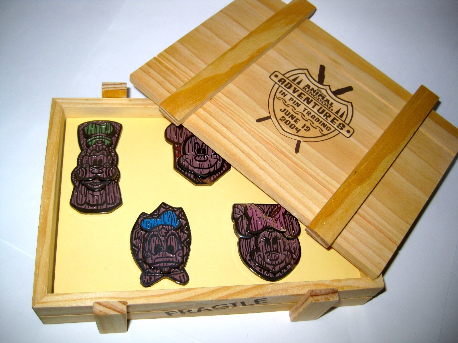 LE 200 Disney Pin Dog Goofy Adventures Trading Animal Kingdom Tiki ...