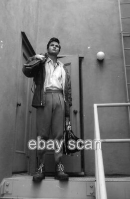 BARRY COE UNPUBLISHED CANDID ROUTE 66 TV STAR OUTSIDE HIS APT 8X10 ...