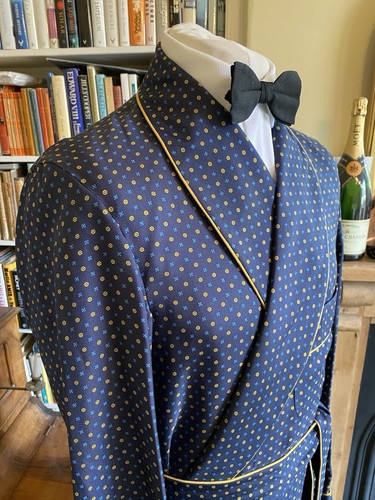 Hilditch & Key of Jermyn Street Navy Floral Silk Dressing Gown with ...