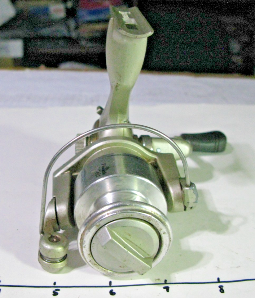 Pinnacle Dead Bolt 30 Spinning Reel, R/L, 3 BB's, 140yds/6lb, 5.3:1, Ft ...