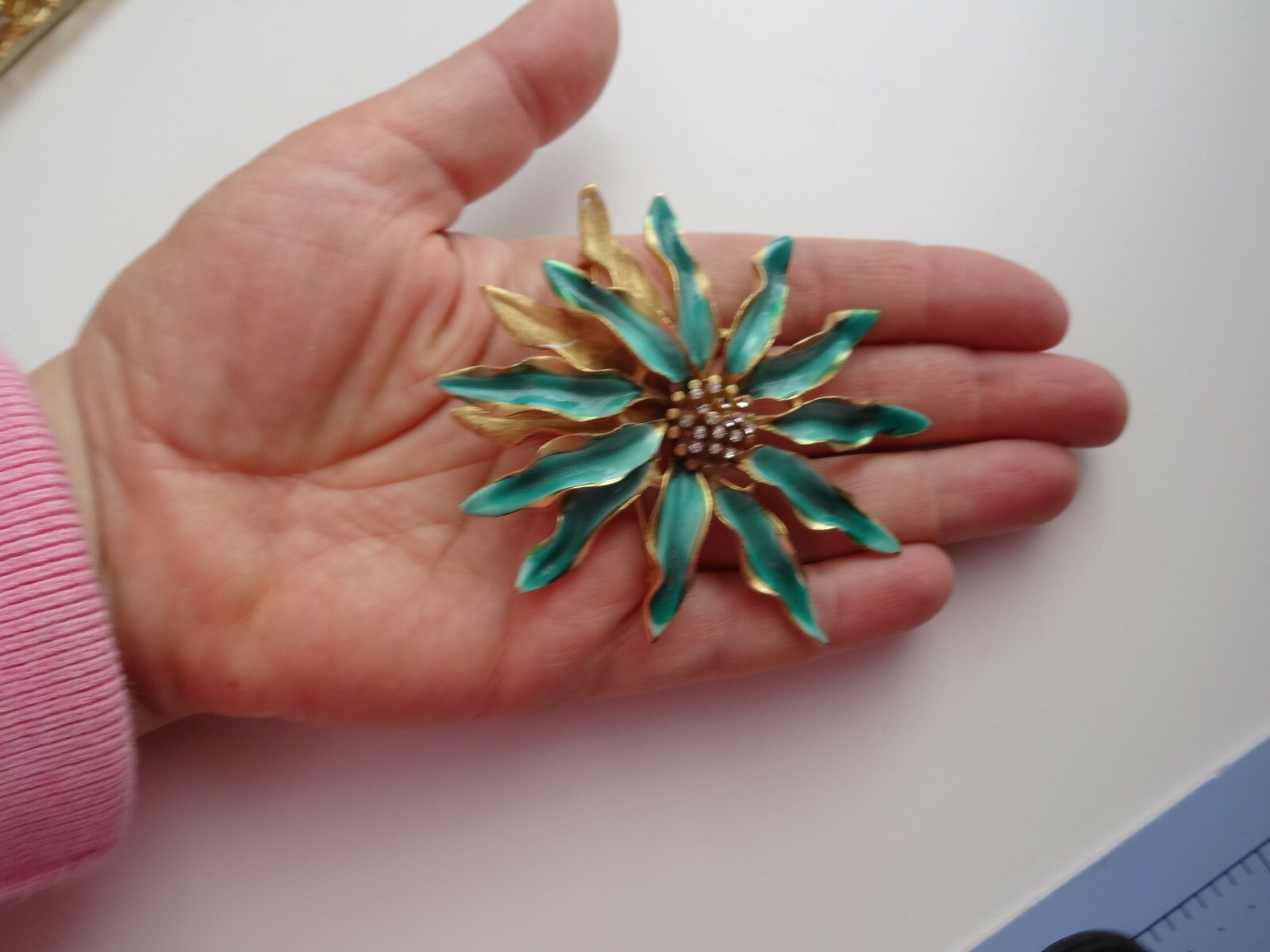 CAPRI Rhinestone Green Enamel Pot Metal Flower Christmas Poinsetia Pin ...