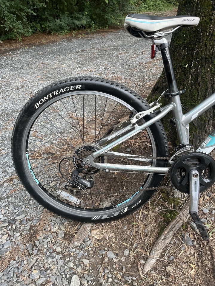 Trek Skye Series WSD Bike X-Small 13" Silver Blue Bontrager 26” Tires ...