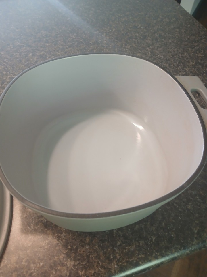 PAMPERED CHEF Gray 6 quart cast Iron Dutch Roaster oven. | eBay
