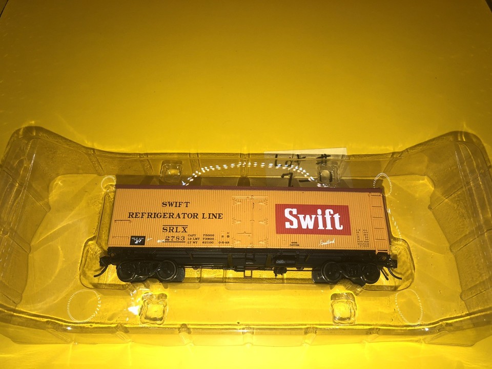RAPIDO TRAINS HO Lot of 2 Refrigerator Reefers cars SWIFT U.R.T.X. 7-11 ...