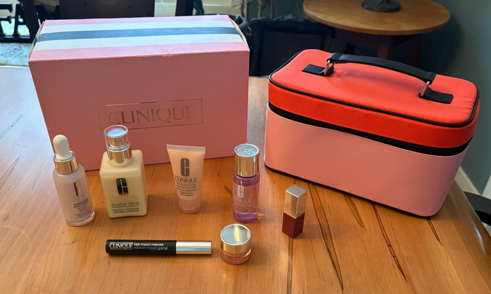 New Best of Clinique 7 Piece Gift Set w/ Pink Red Carrying Case ...