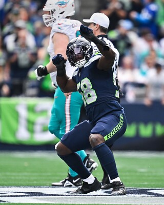 Derick Hall on Field Celly Seattle Seahawks 8x10 NFL Football Photo | eBay
