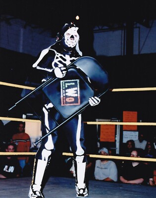 LA PARK LA PARKA ORIGINAL UNSIGNED 8X10 PHOTO MLW CMLL AAA WCW XPW LWO ...