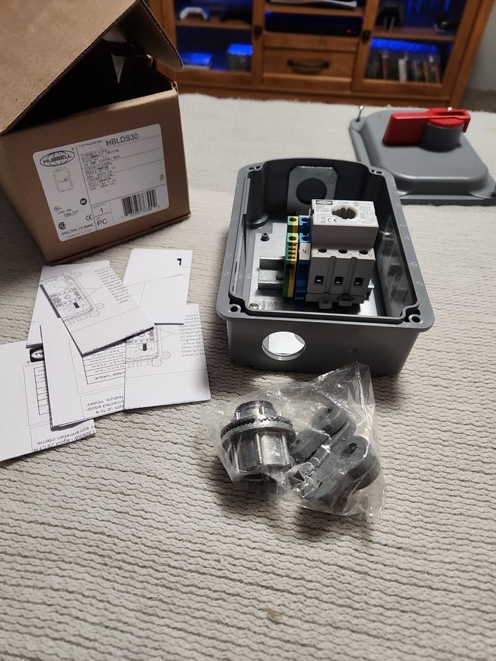 Hubbell, HBLDS30 Circuit-Lock Disconnect Switch, 30A, 600V | eBay