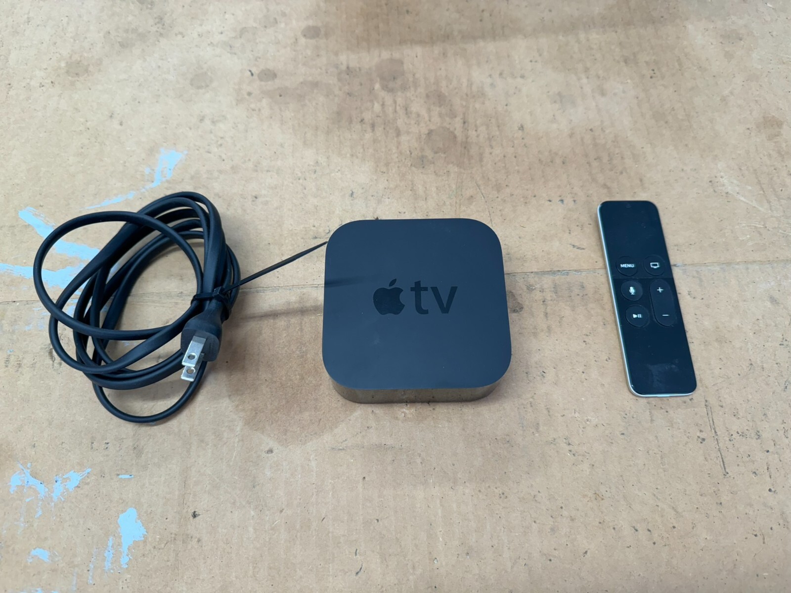 Apple TV Model A1625 4th Generation 32GB HD Media Streamer - Black ...