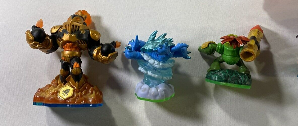 Lot of 9 Skylanders Figures Plus Base | eBay