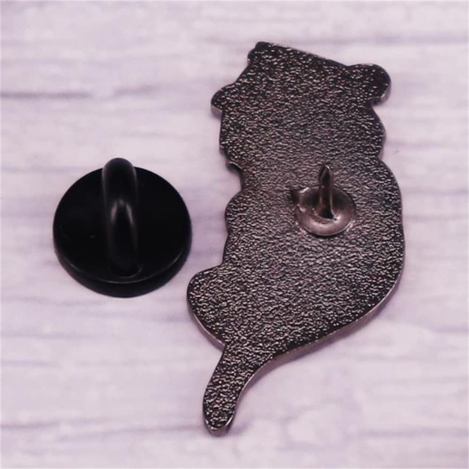Otters Animals Enamel Pin Brooch Cute Hard Enamel Lapel Pin Cartoon Sea ...