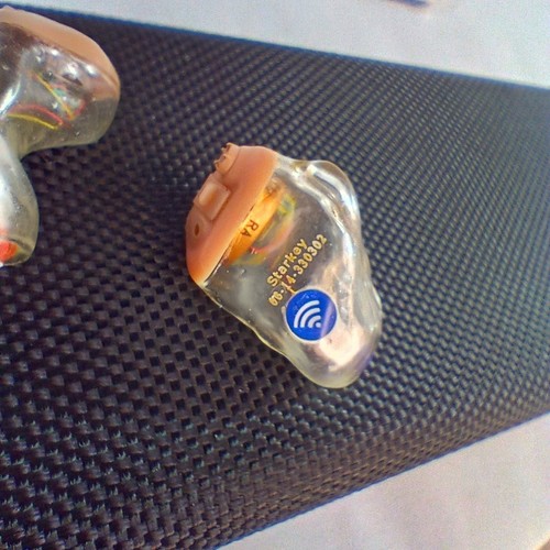 Starkey ITE Hearing Aid Set Pair Untested with Case and Batteries | eBay