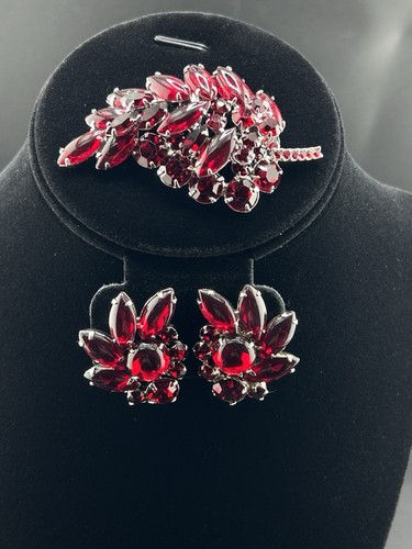 Verified Juliana D&E Ref#4379 Red Smooth Navette Rhinestone Brooch W ...