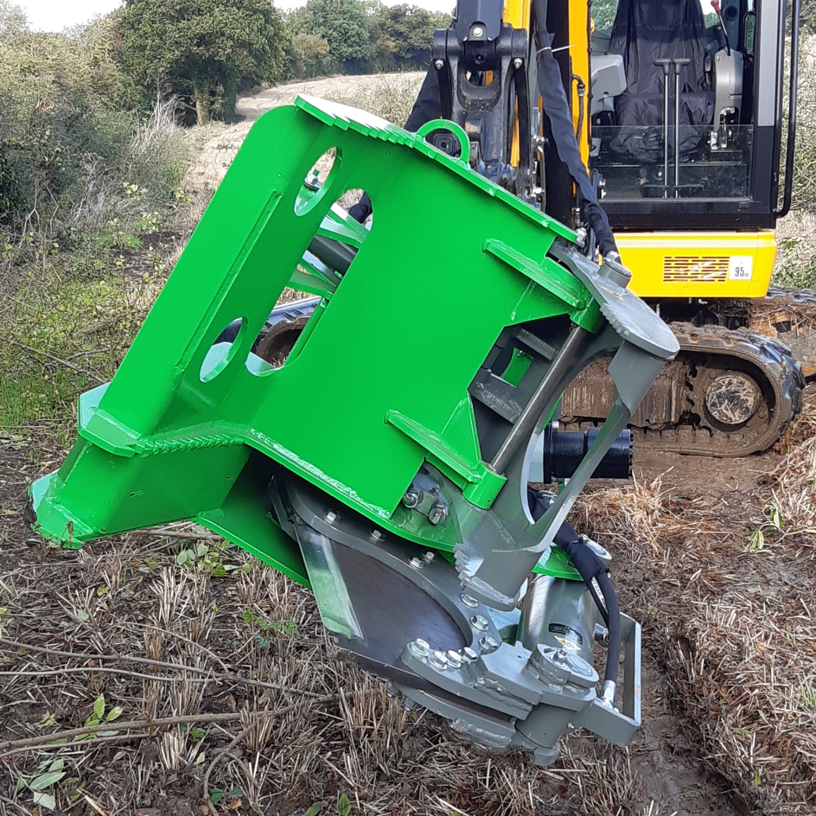 RSL 170 degree Ram Pivot Tree Shear grabs tree then safely cuts upto 12 ...