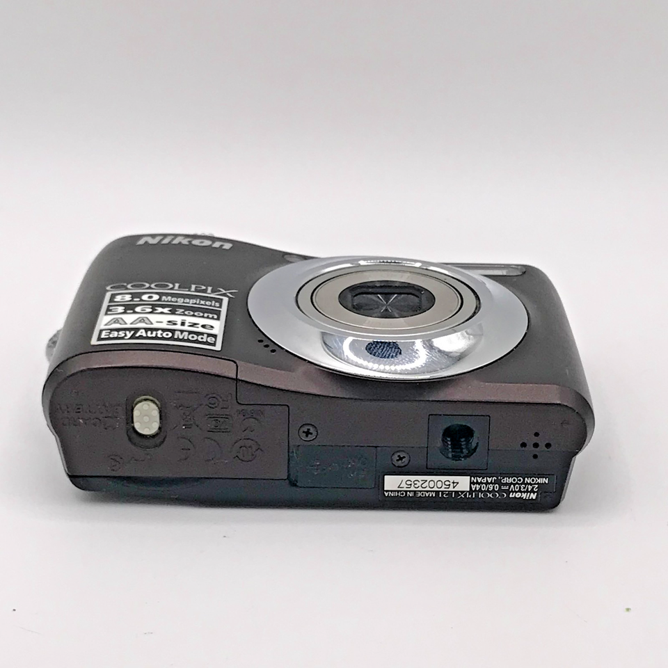 Nikon Coolpix L21 8.0MP Compact Digital Camera –Powers On, Trigger ...