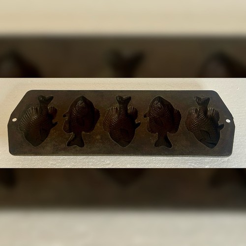 Vintage Lodge Cast Iron Fish Mold Pan Perch Cornbread Muffin ...