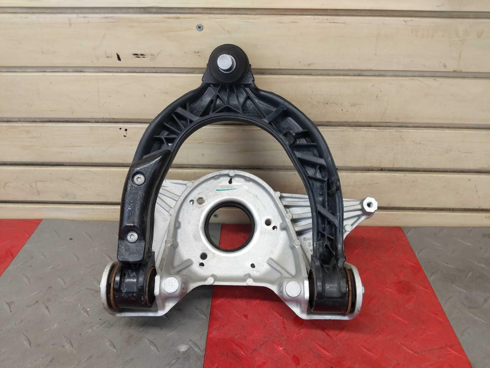20-22 Tesla Model Y OEM RH Front Upper Control Arm & Upper Strut Mount ...