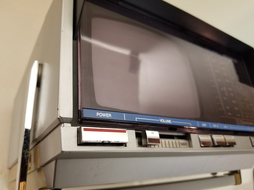 Vintage 1988 EMERSON Model VR36 - 5'' Black and White Portable TV w/AM ...