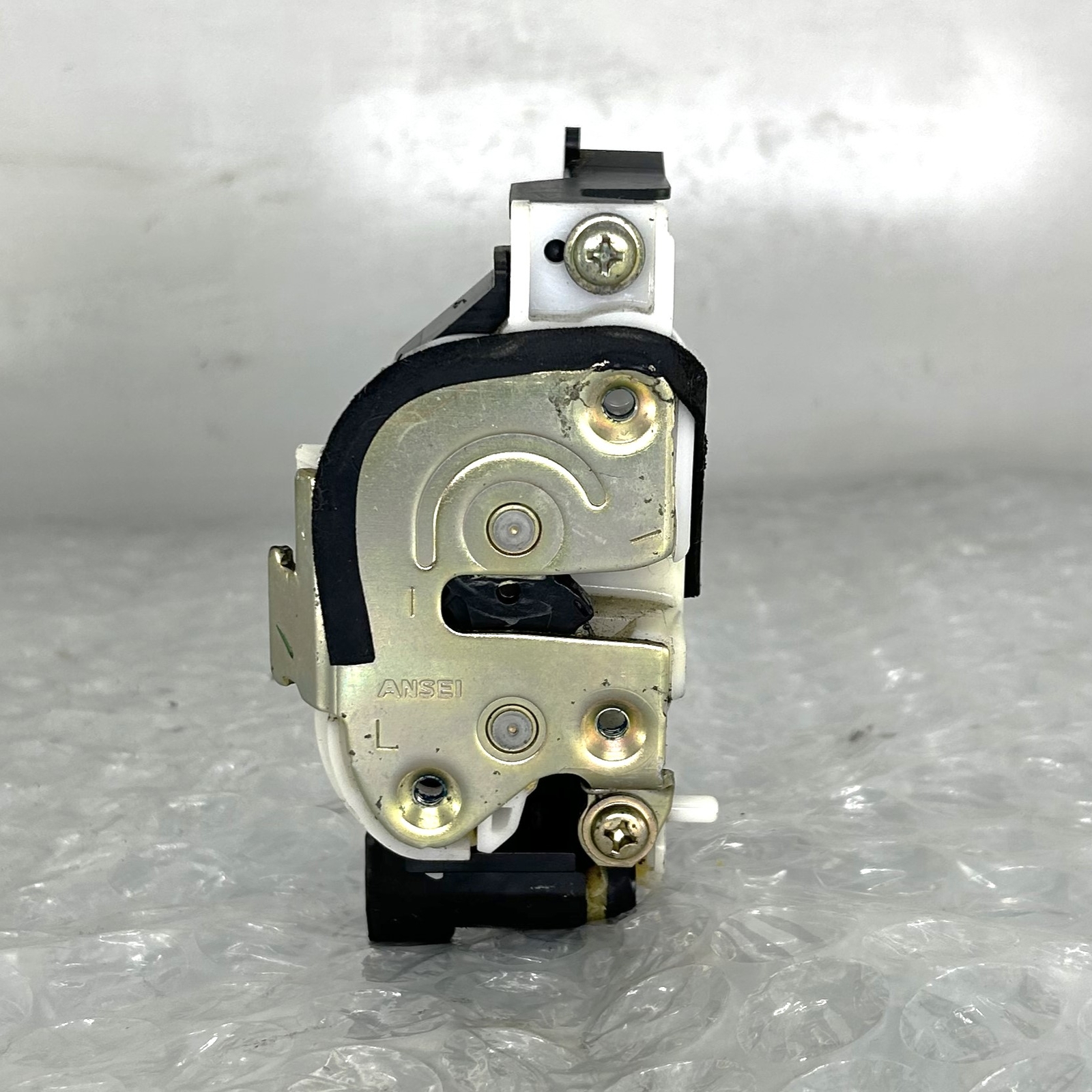 DOOR LATCH REAR LEFT MITSUBISHI L200 KB8T 3.2D | eBay