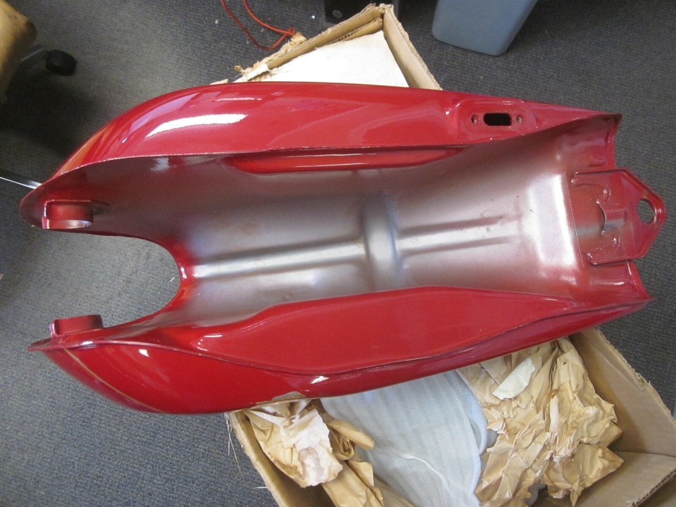 NOS Yamaha OEM Star Red Fuel Tank Gas Tank 1978 SR500 2J2-24110-01-01 ...