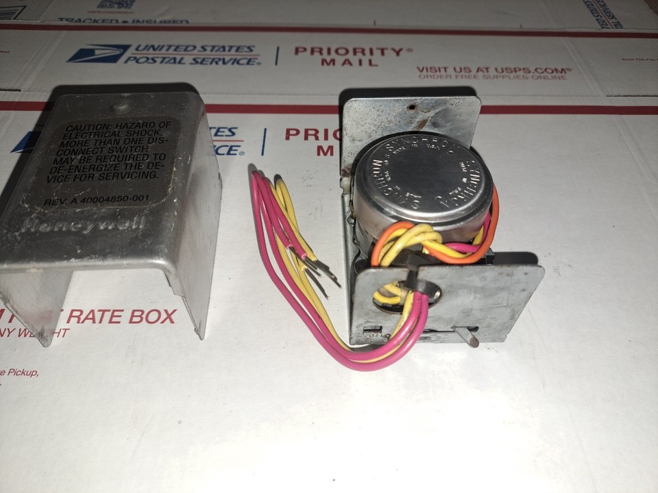 OEM HONEYWELL ZONE VALVE V8043E 1012 Mortorized Head - V8043F 1061 1020 ...